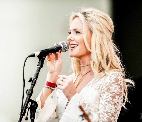 Laura Evans - Female Singer - Exeter, South West